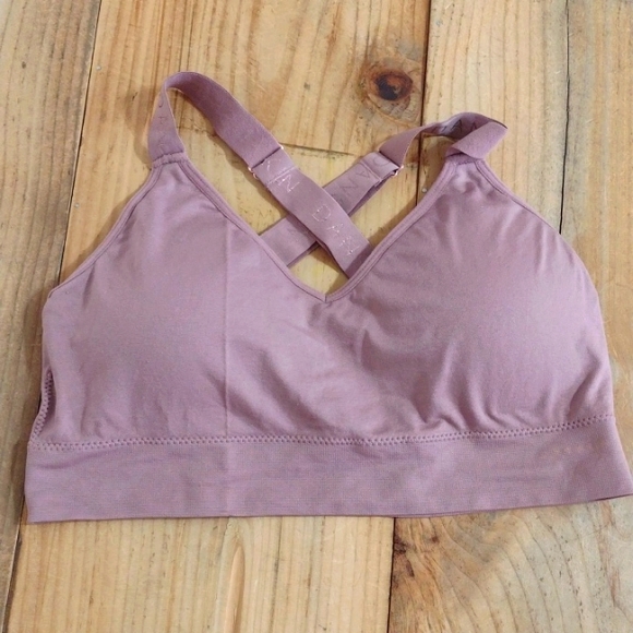 Danskin | Intimates & Sleepwear | Danskin Wire Free Pullover Spots Bra ...